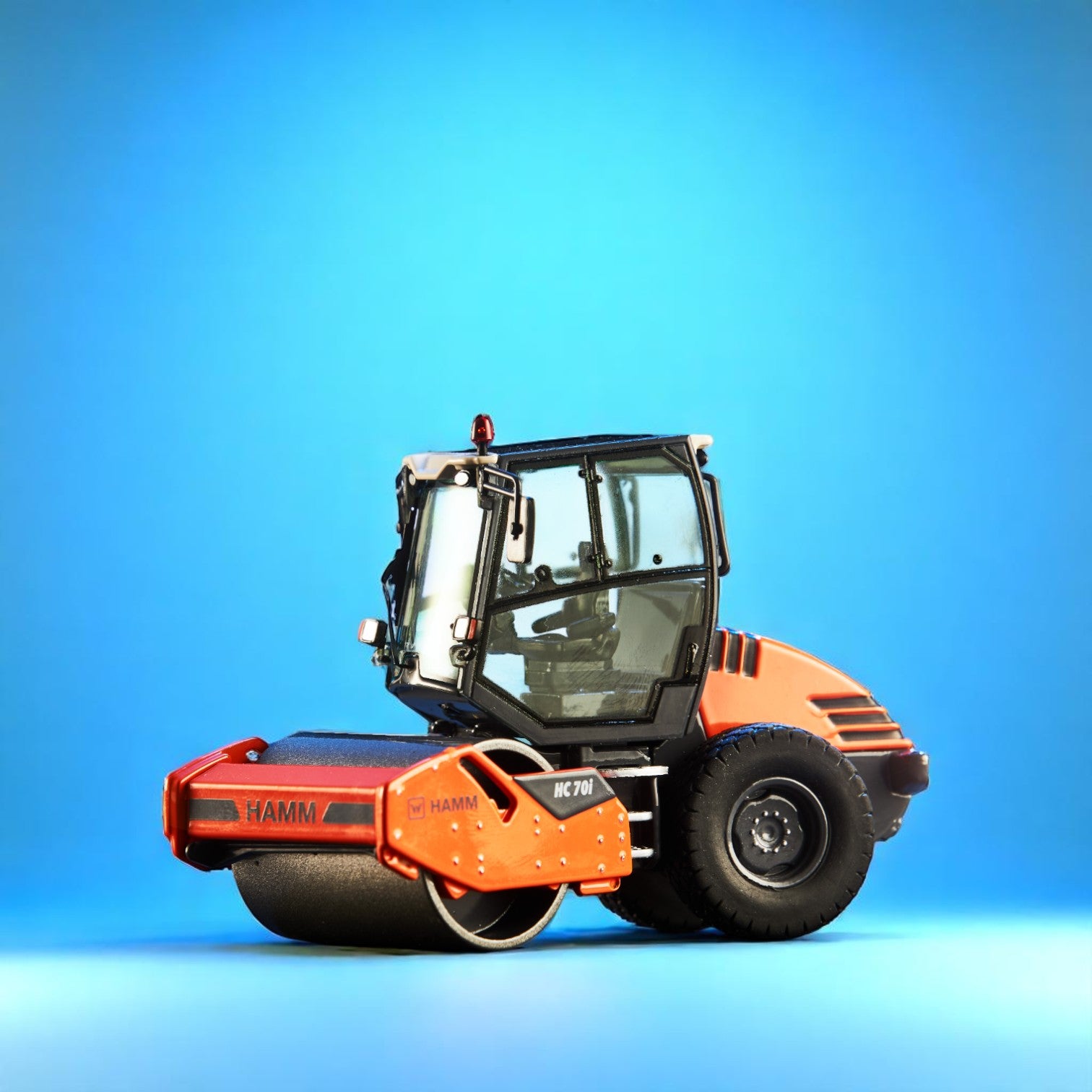 Hamm HC70i Compactor - 1:50 Scale Die-Cast Model